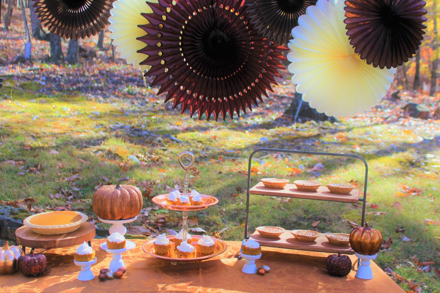 Beautiful Thanksgiving Dessert Table! | Cupcakes and Paper Lanterns